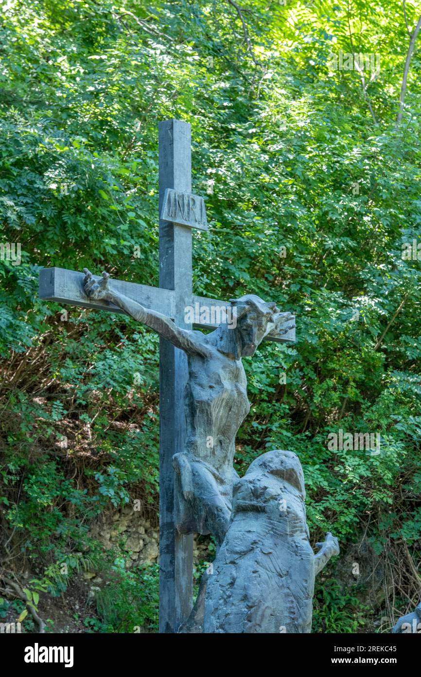 stations of the cross sculpture by croatian sculptors at sing, near ...