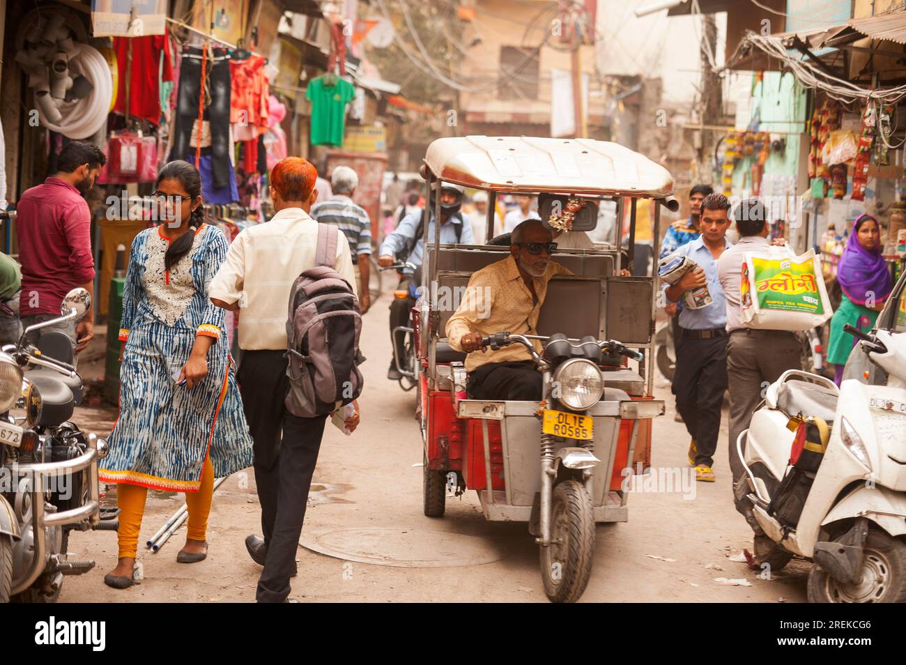 Street scene at Main Bazar Pahar Ganj, New Delhi, India Stock Photo - Alamy
