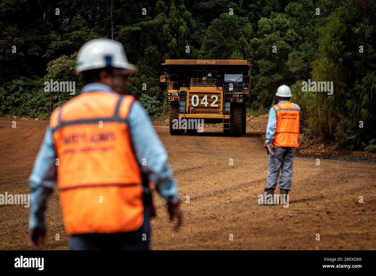 Soroako, Indonesia. 28th July, 2023. Workers and a dump truck seen at ...