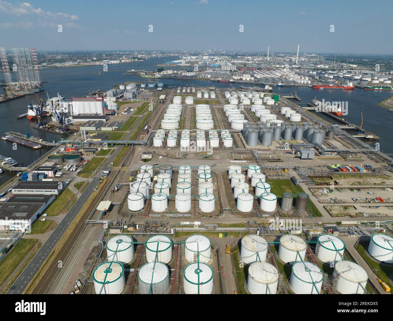 Rotterdam port industrialization view hi-res stock photography and ...