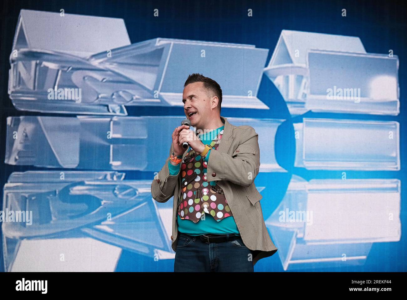 Lulworth, UK. 28th July, 2023. Phil Gallagher, British children's ...