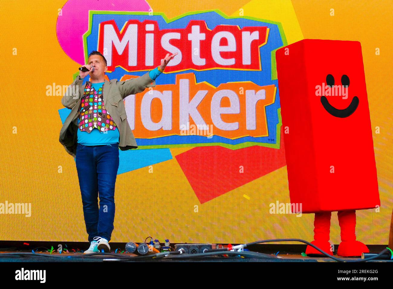 Lulworth, UK. 28th July, 2023. Phil Gallagher, British children's ...