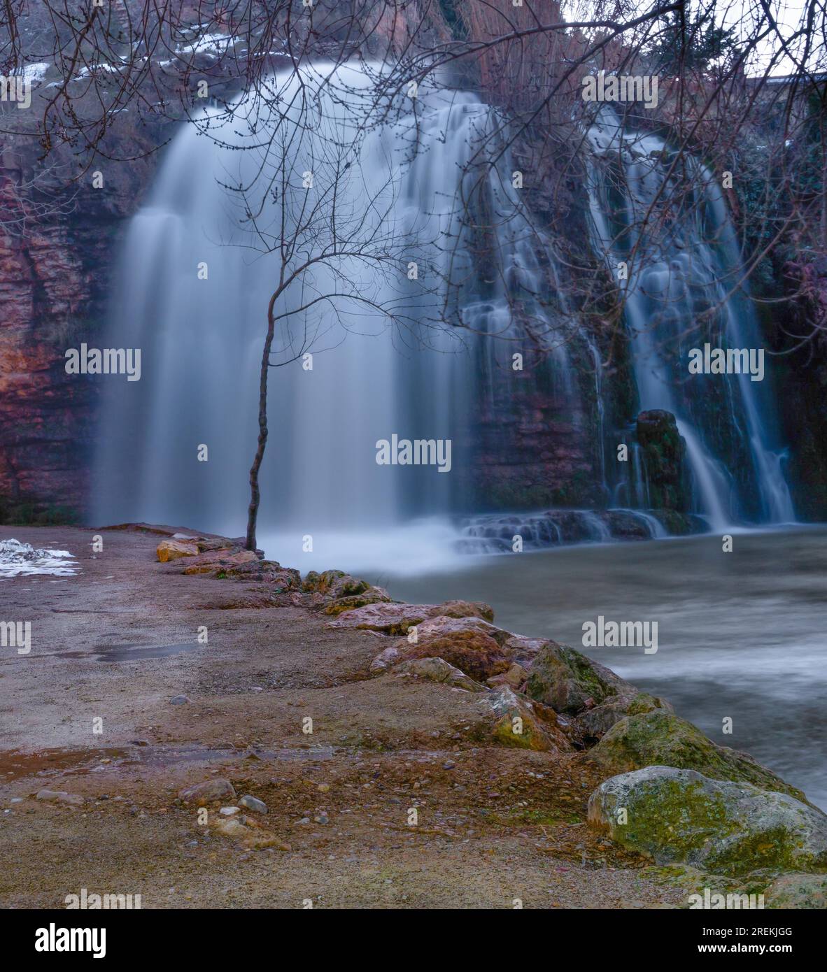 Foreground movement hi-res stock photography and images - Alamy