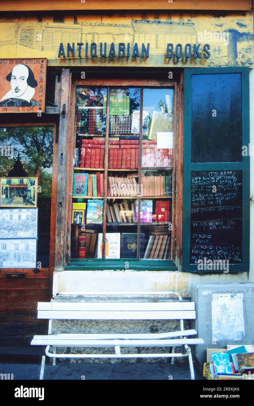 American bookstore in paris hi-res stock photography and images - Alamy