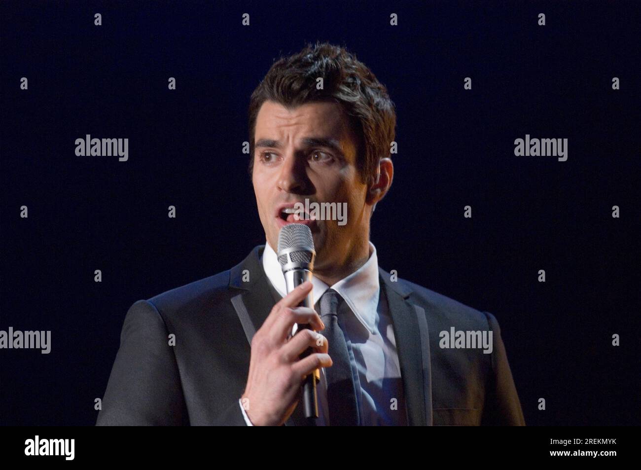Steve jones presenter hi-res stock photography and images - Alamy
