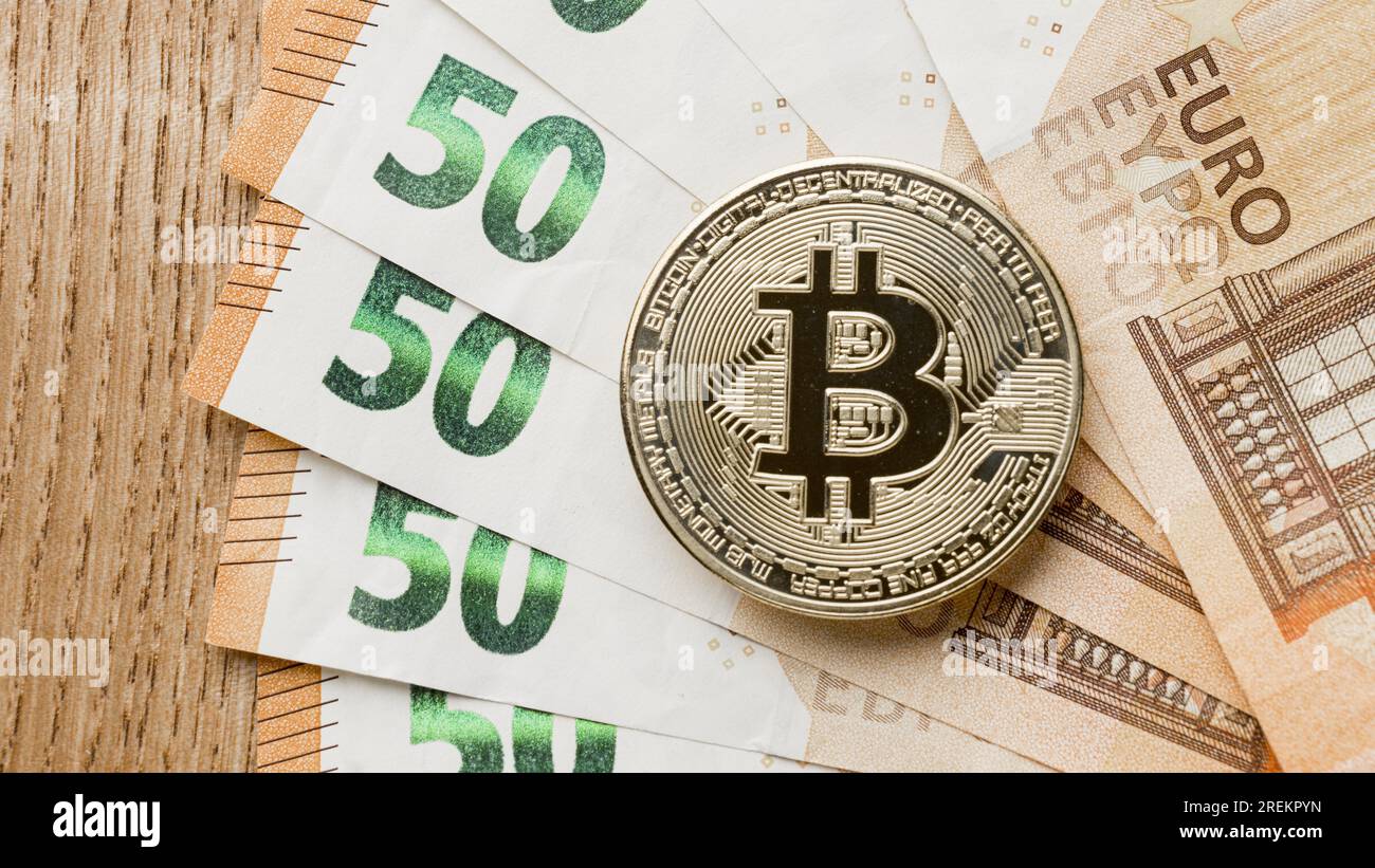 Bitcoin banknotes arrangement 2. Resolution and high quality beautiful ...