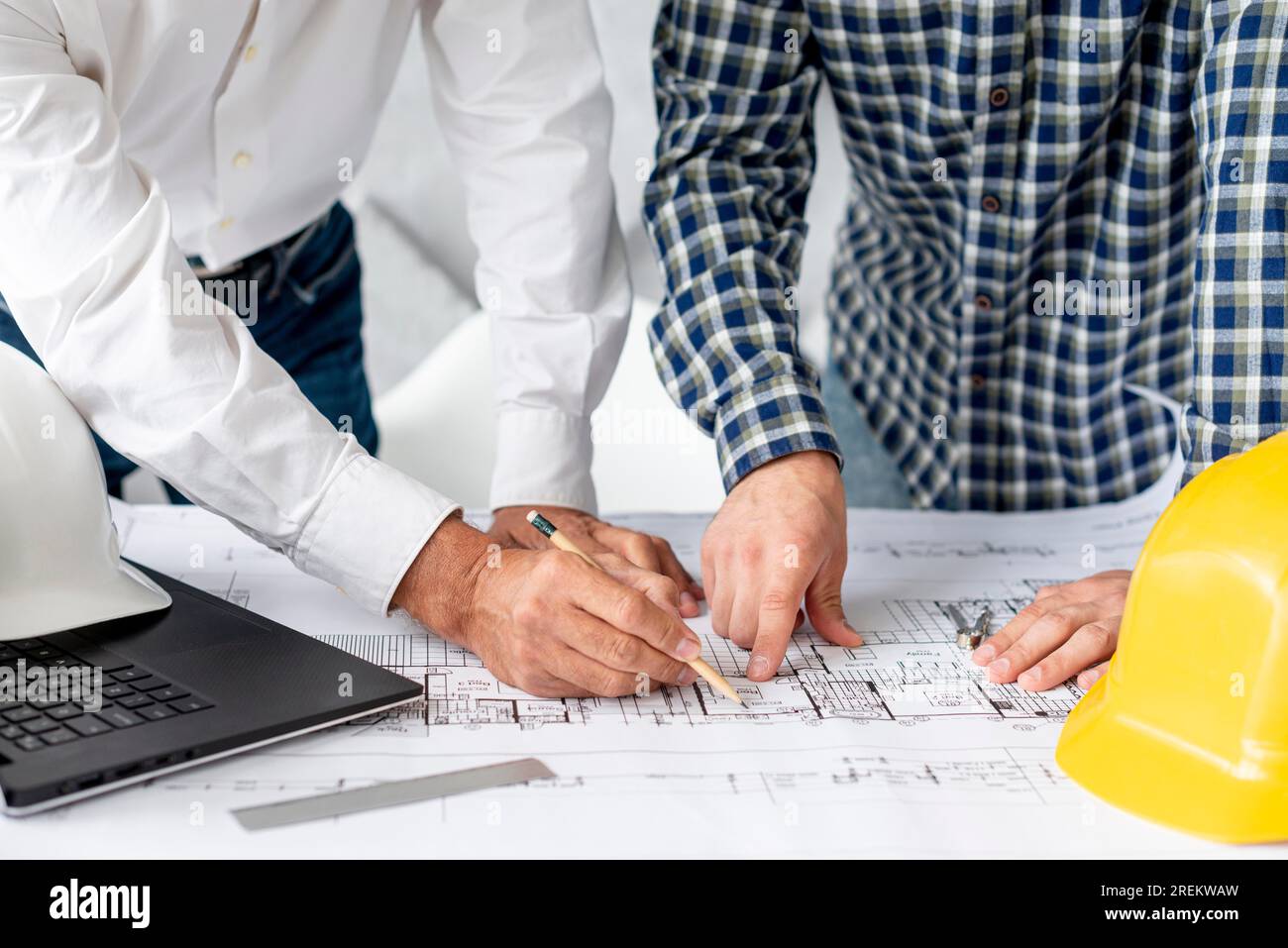 Showing project hi-res stock photography and images - Alamy