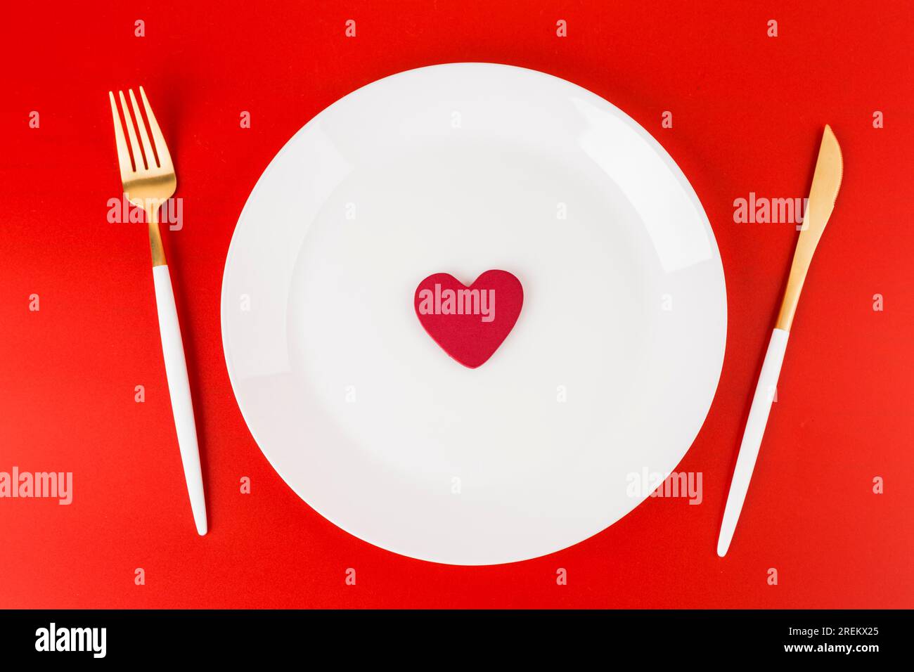 Heart shaped ceramic plate hi-res stock photography and images - Alamy