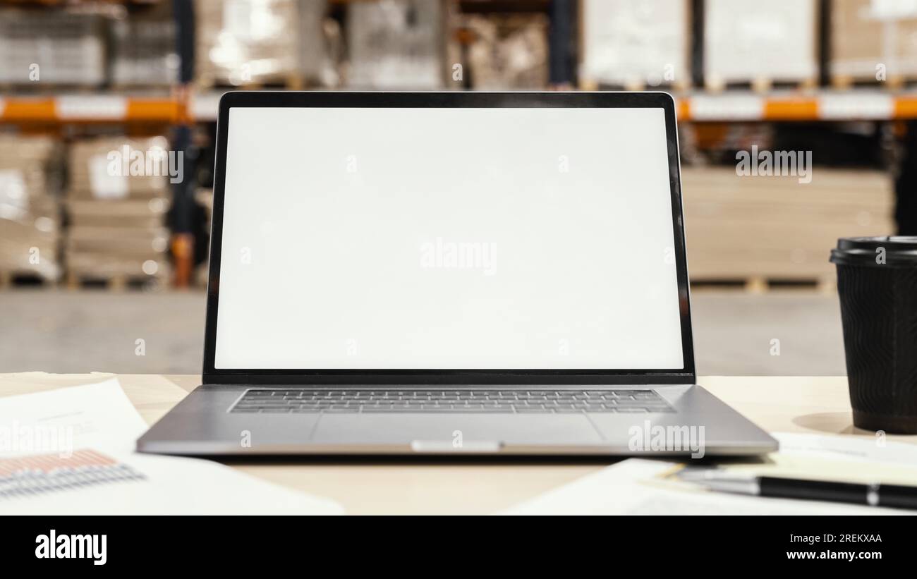 Close up blank laptop screen. High resolution photo Stock Photo - Alamy
