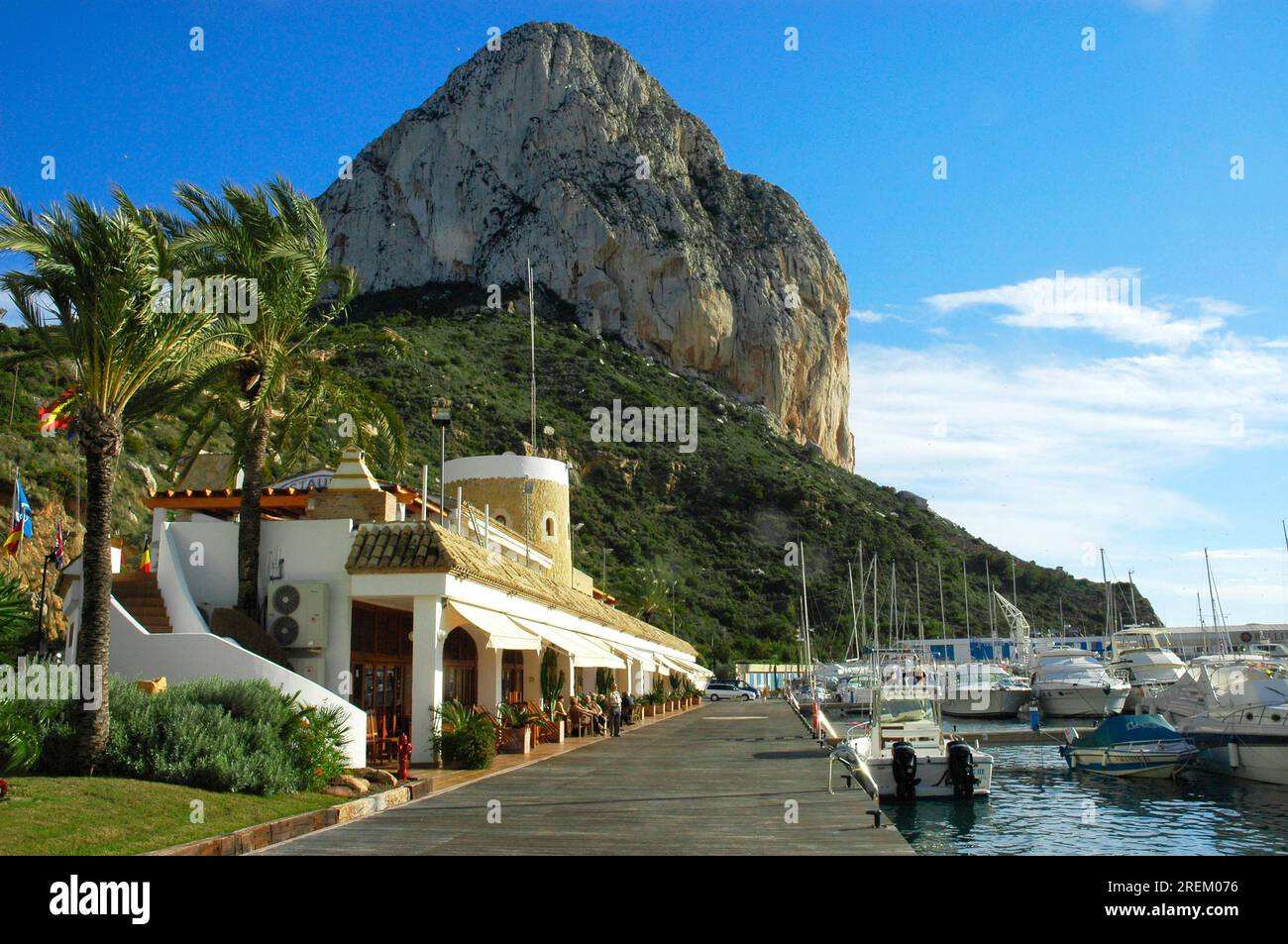 Penon de Ifach harbour and rock, Calpe, Spain Stock Photo - Alamy