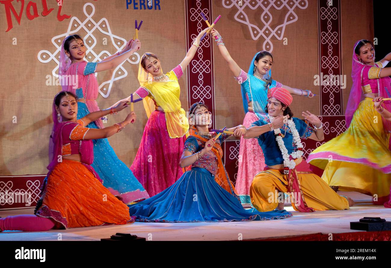 Kathak dance in Natiyanjali festival in Perur temple, Tamil Nadu, India Stock Photo - Alamy