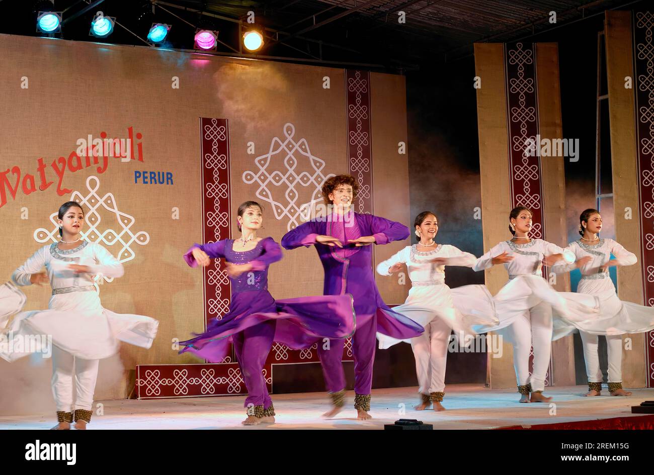 Kathak dance in Natiyanjali festival in Perur temple, Tamil Nadu, India Stock Photo - Alamy