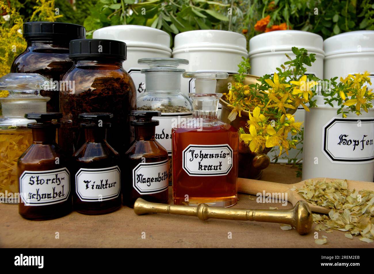 Oil tinctures hi-res stock photography and images - Alamy