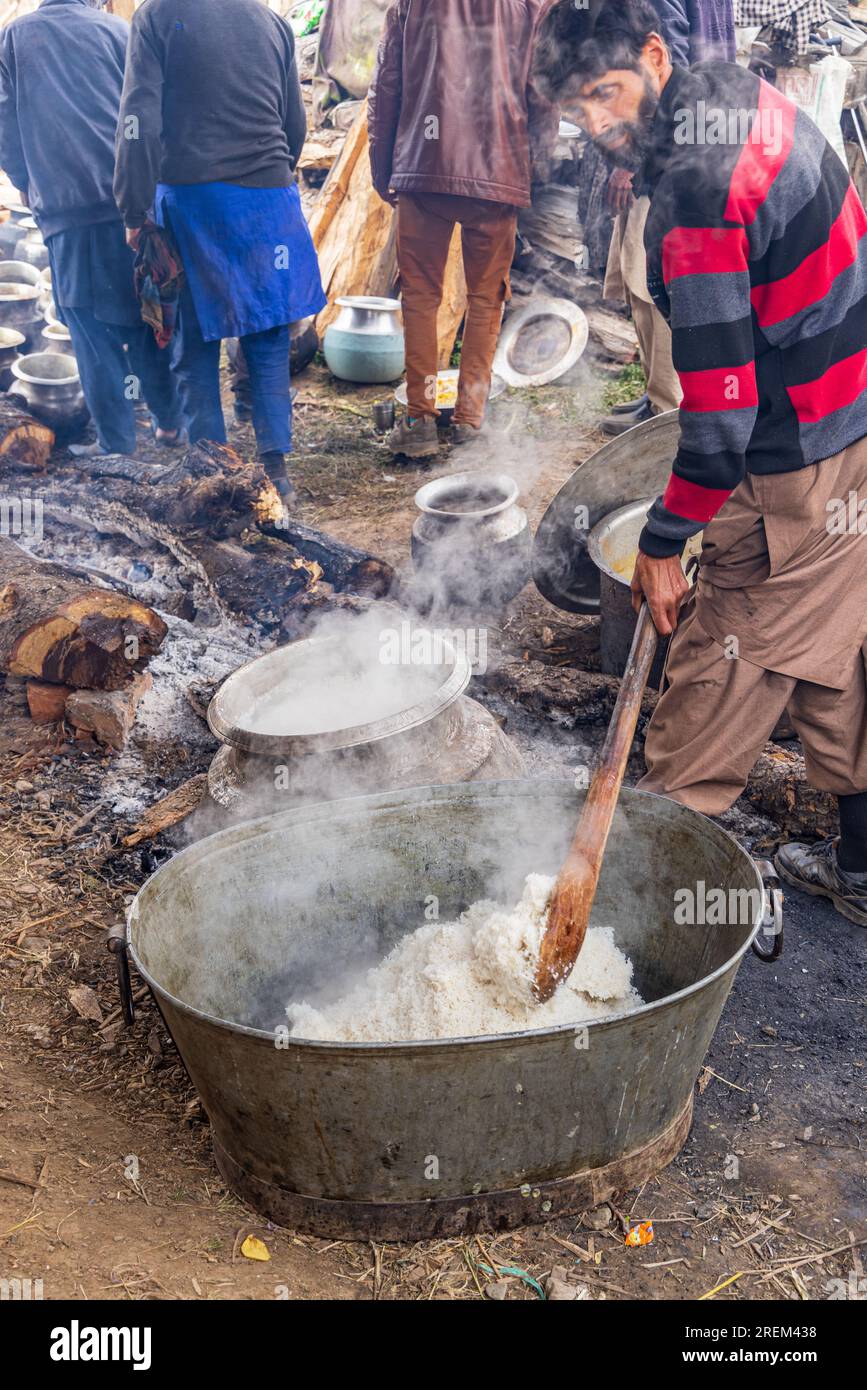 Khansahib Tehsil, Jammu and Kashmir, India. October 31, 2022. Cooking ...