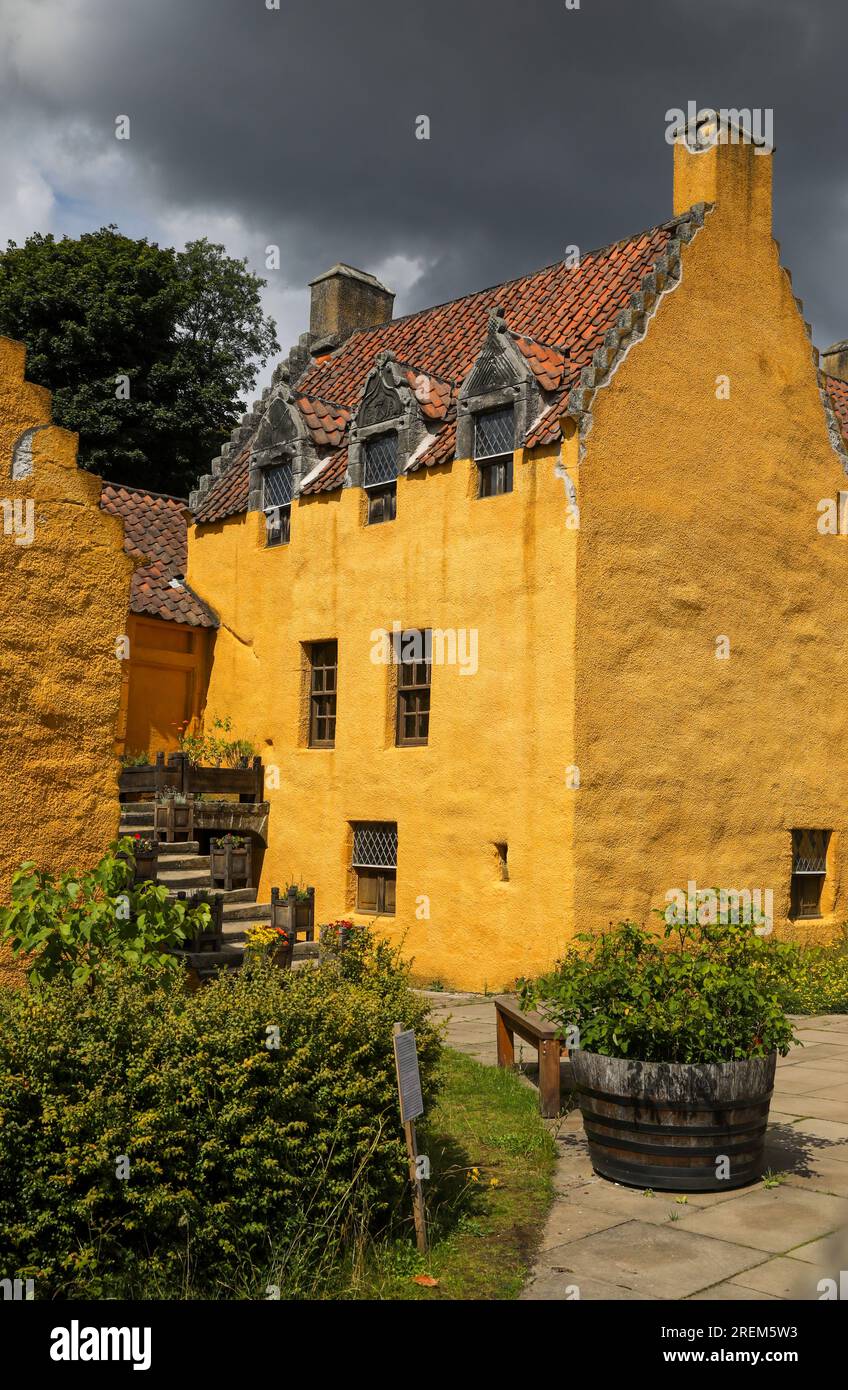 Culross palace hi-res stock photography and images - Alamy
