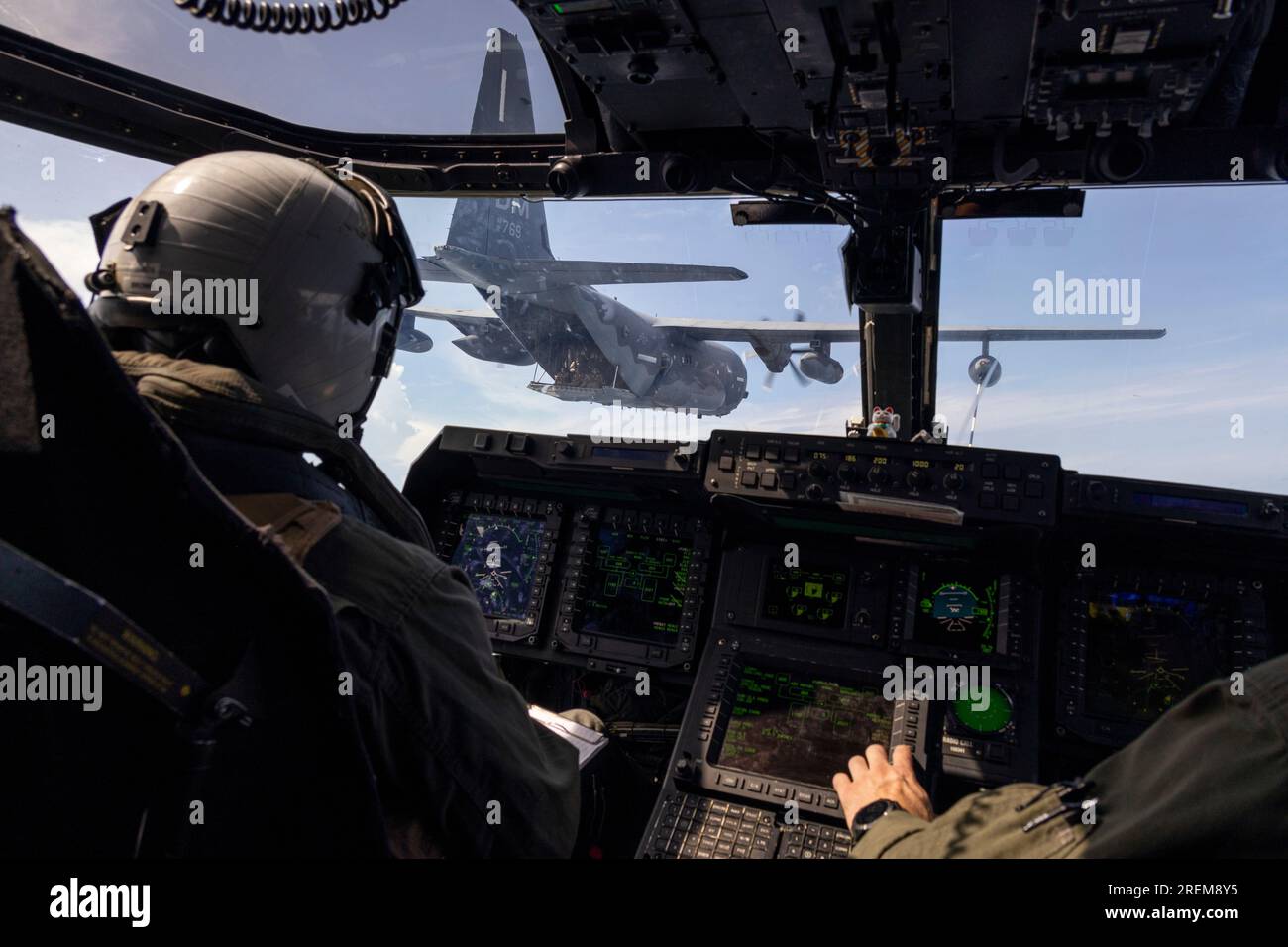 A U.S. Marine Corps MV-22B Osprey with Marine Medium Tiltrotor Squadron ...