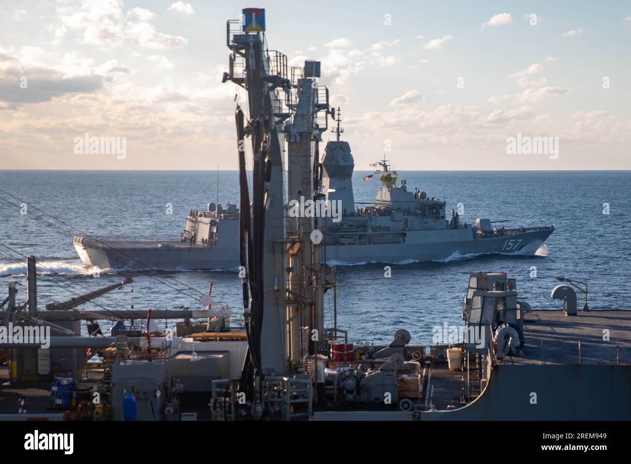 Royal australian navy frigate hmas perth hi-res stock photography and ...