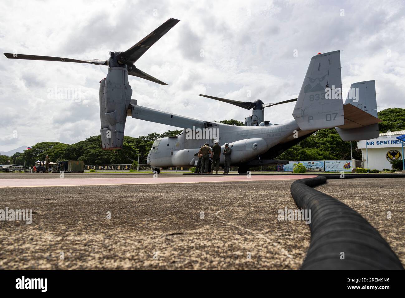 A U.S. Marine Corps MV-22B Osprey with Marine Medium Tiltrotor Squadron ...