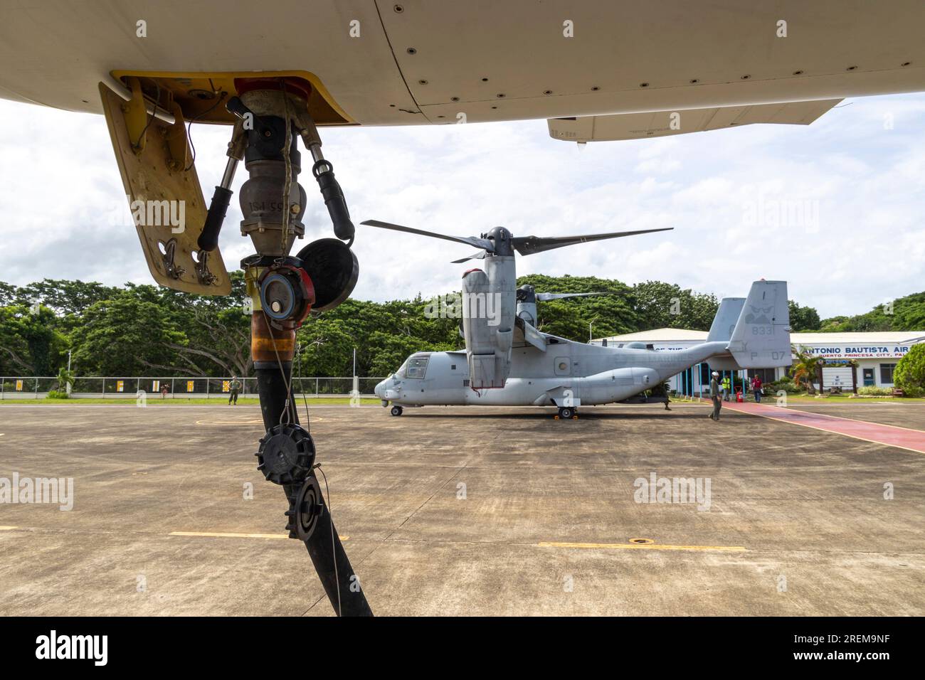 A U.S. Marine Corps MV-22B Osprey with Marine Medium Tiltrotor Squadron ...