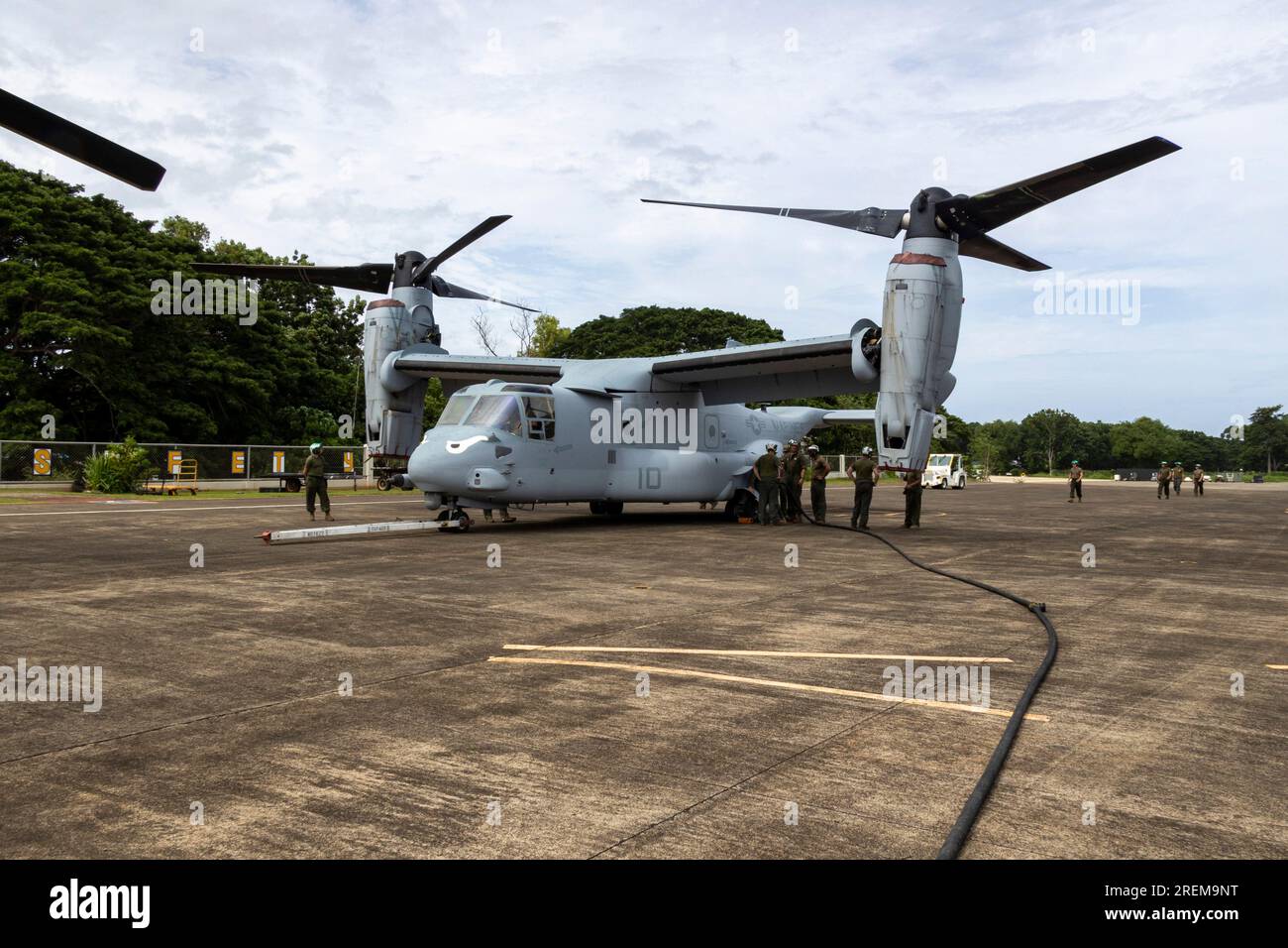 A U.S. Marine Corps MV-22B Osprey with Marine Medium Tiltrotor Squadron ...