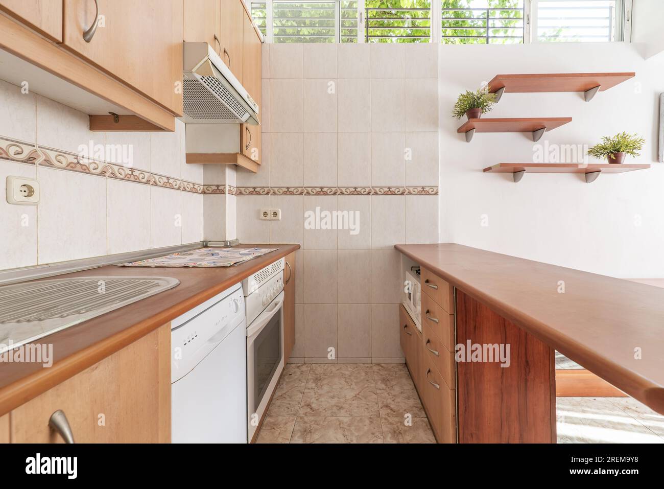 Cherry wood kitchen cabinets hi-res stock photography and images - Alamy