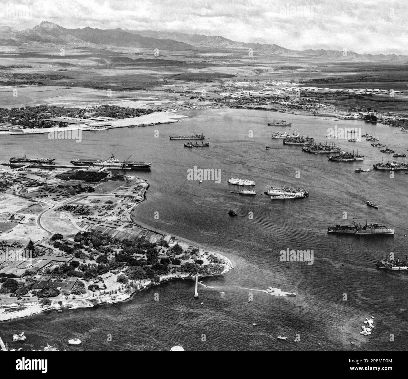 Pearl Harbor, Hawaii: March 14, 1946 Pearl Harbor fills with units of ...