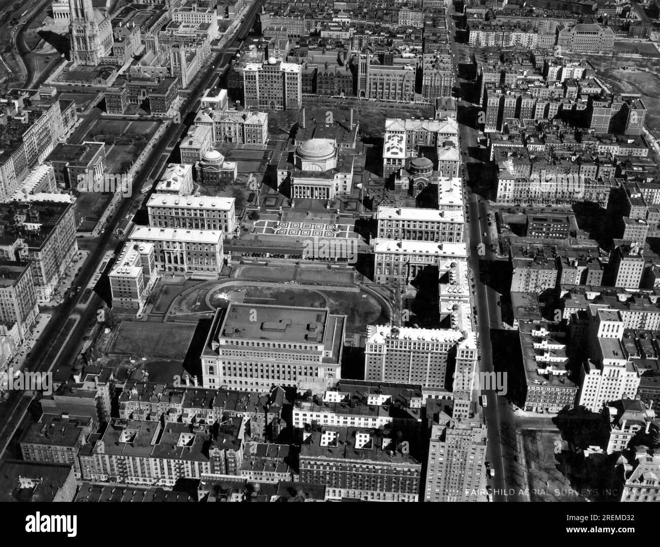 Columbia university architecture 1930s hi-res stock photography and ...