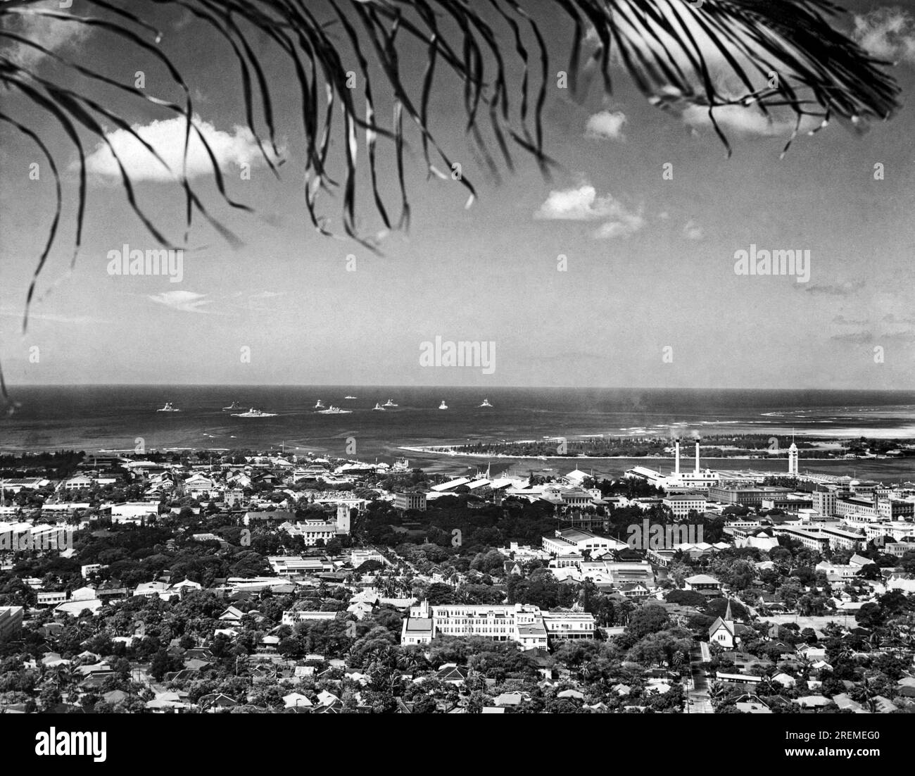 Pearl Harbor, Hawaii: December 29, 1940 A view of Honolulu from Punch ...