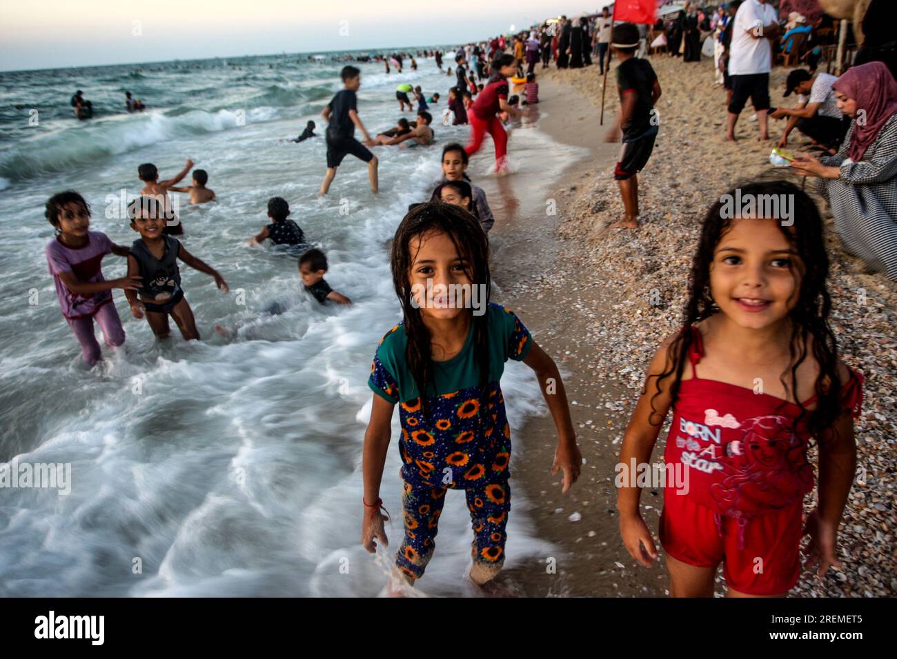 Khan Yunis, Gaza. 28th July, 2023. Palestinians enjoy the beach at Khan ...