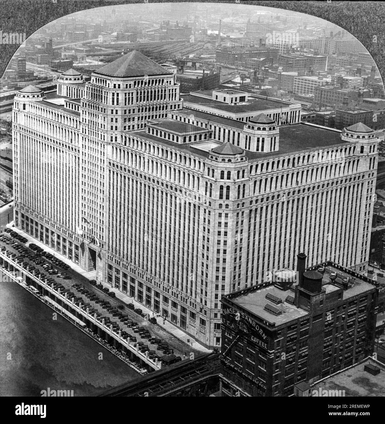 Chicago, Illinois, 1931 The new Merchandise Mart on the Chicago River ...