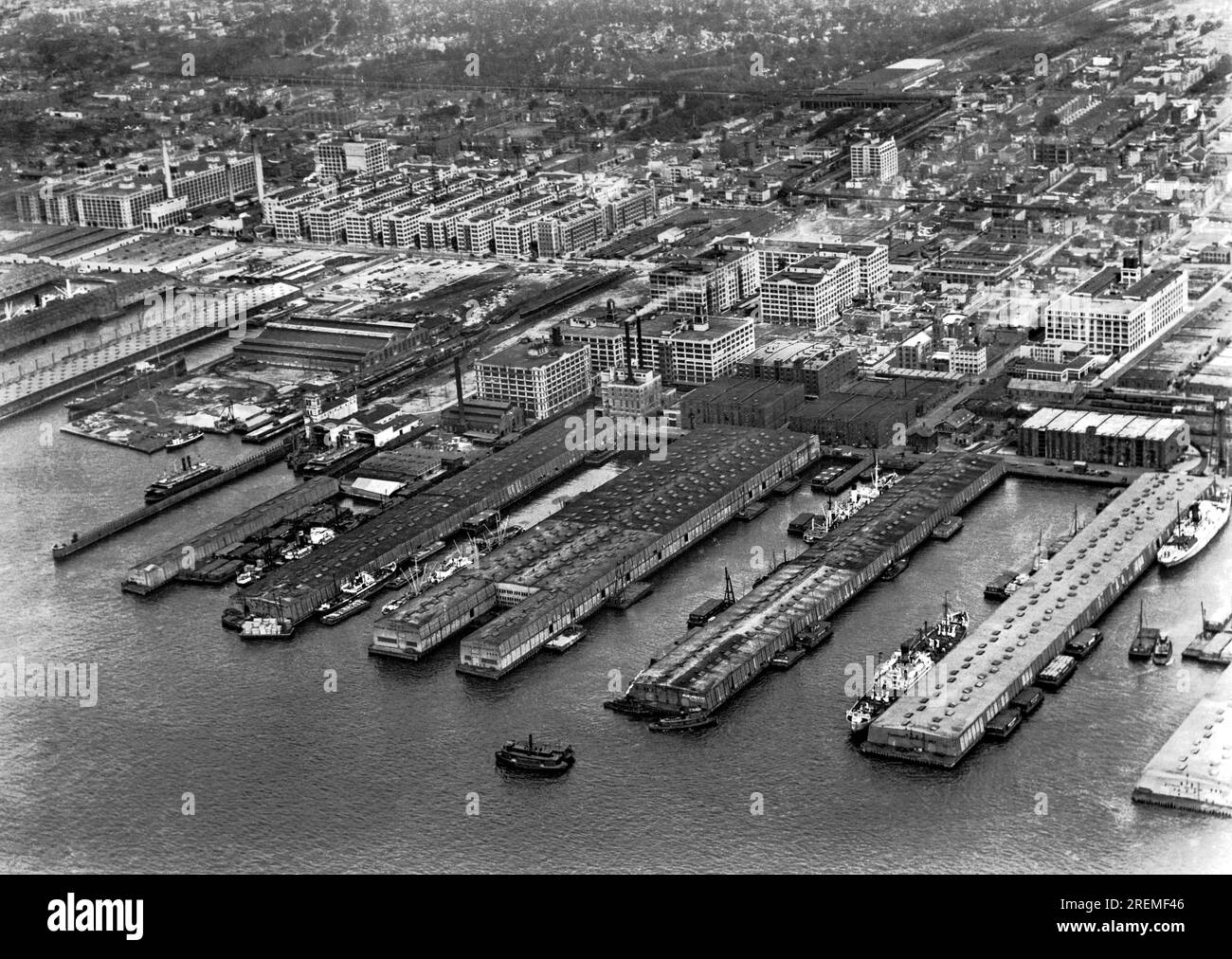 Brooklyns port hi-res stock photography and images - Alamy