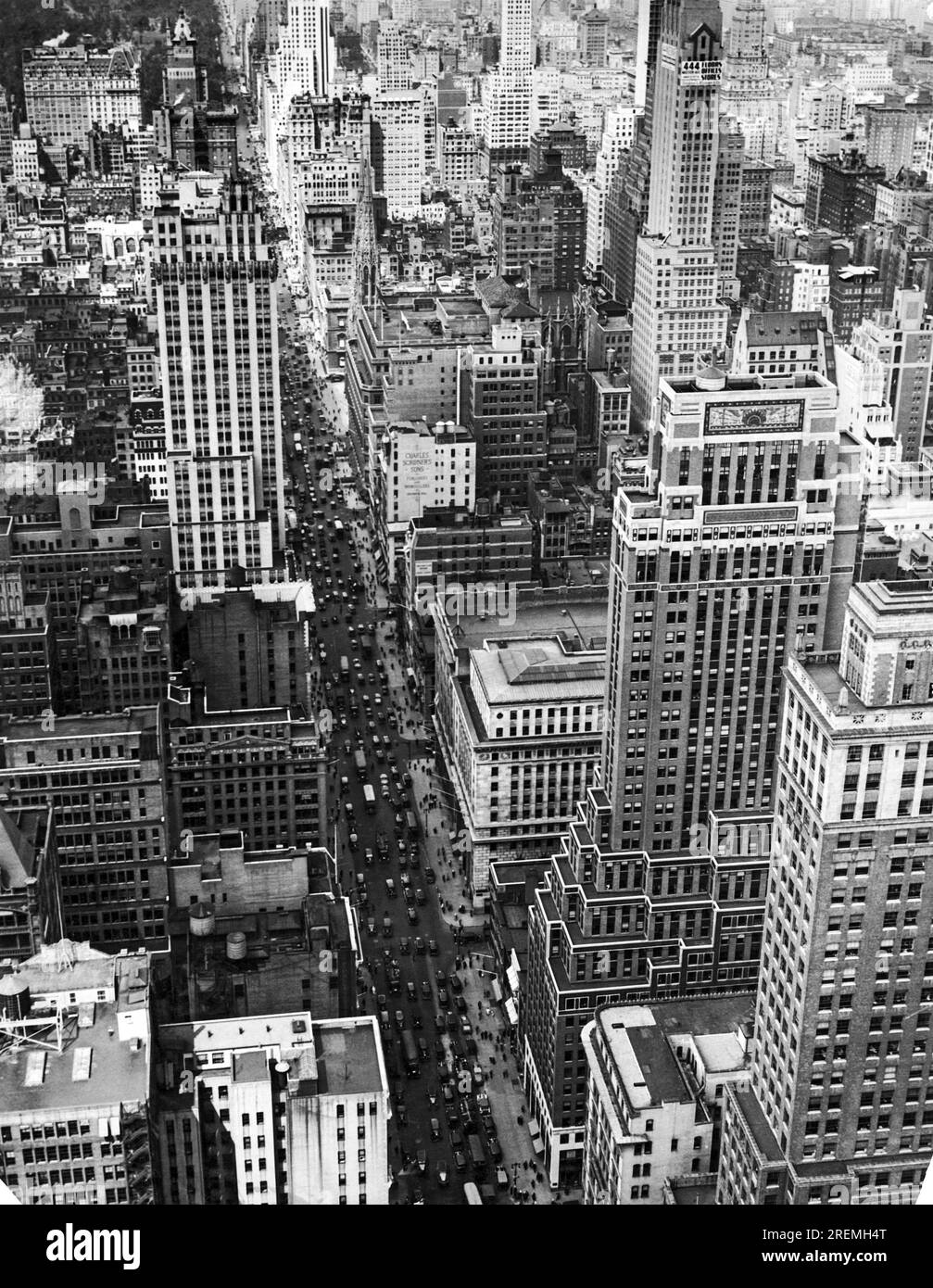 New York, New York: c.1929 Fifth Avenue in New York City Stock Photo ...