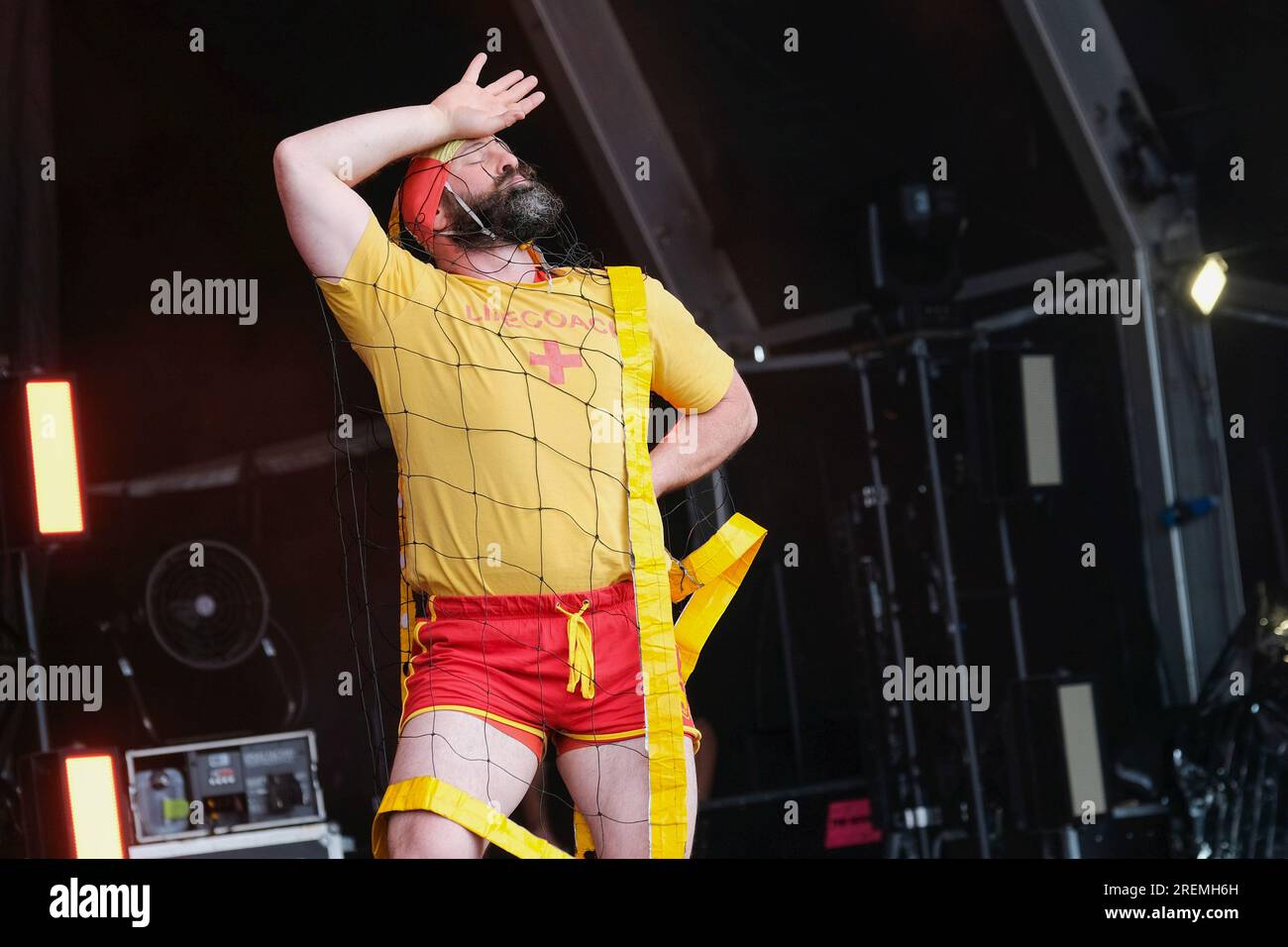 Qualified circus performer hi-res stock photography and images - Alamy