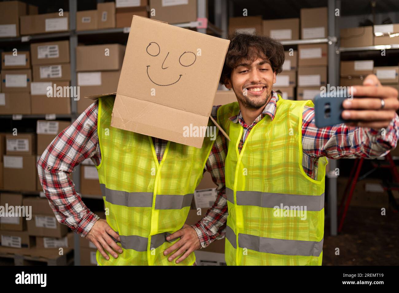 Diverse warehouse workers hi-res stock photography and images - Alamy