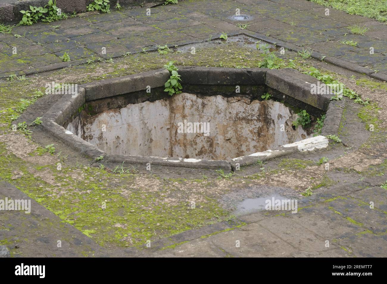 Shivneri Fort is a 17th-century military fortification, It is the ...