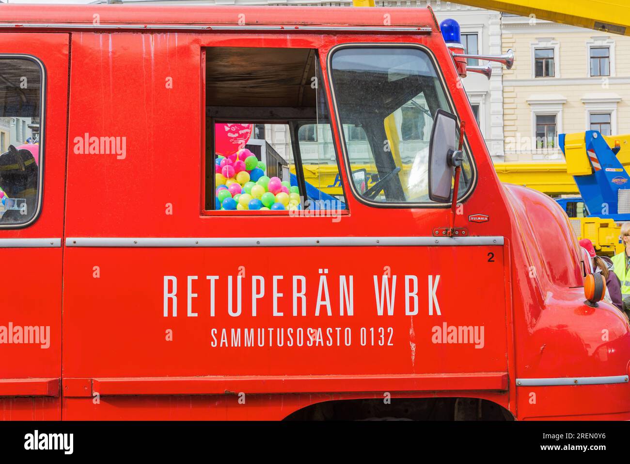 May Eve with old Retuperän WBK fire engine in 2014 at the Market square ...