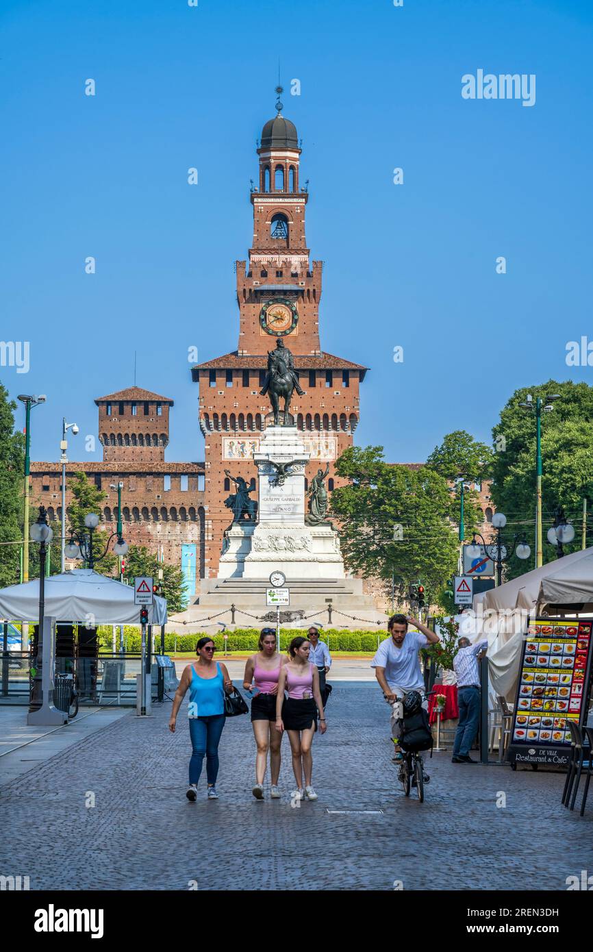 Sforza castle castello sforzesco milan hi-res stock photography and ...