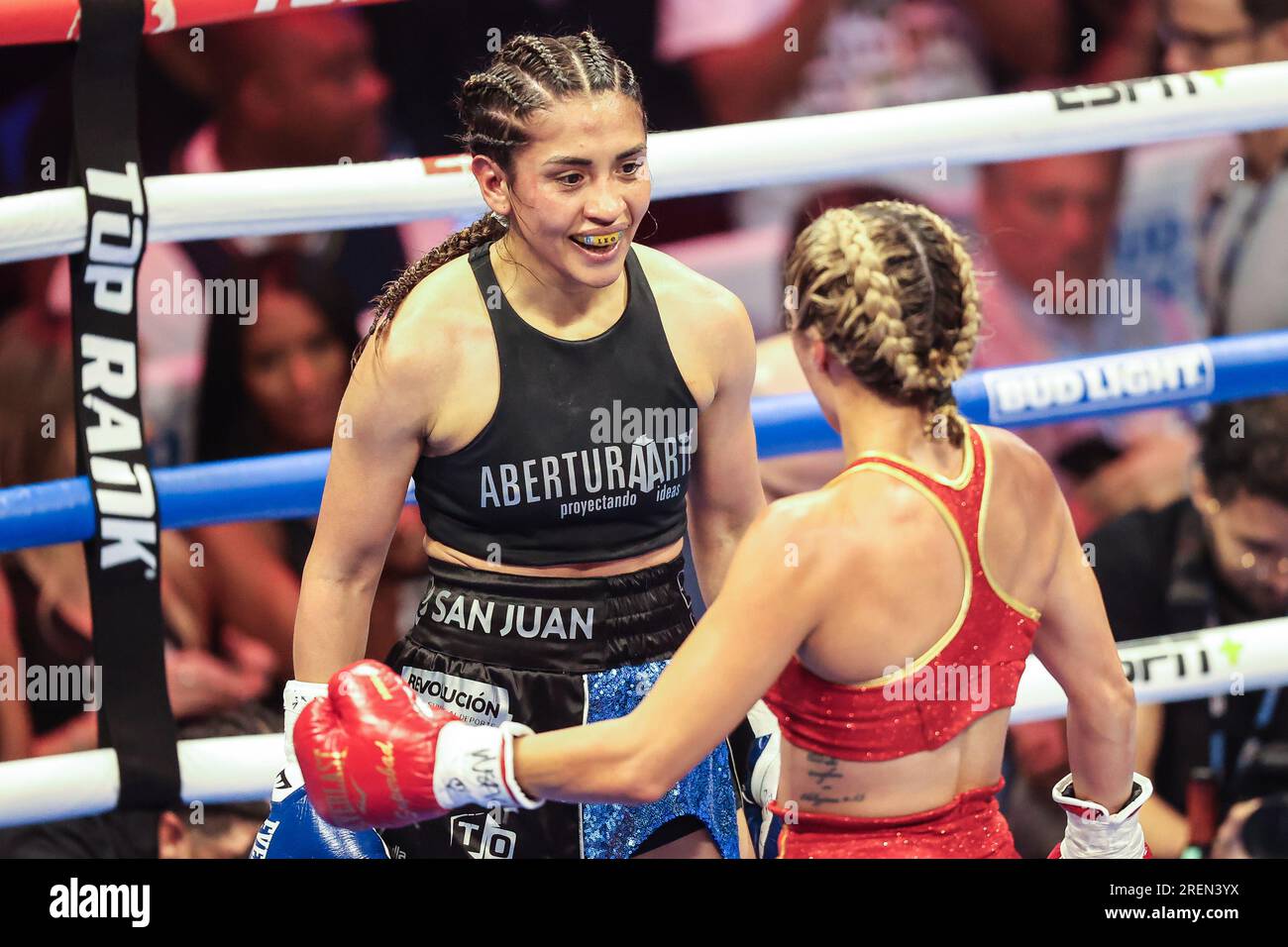 Las Vegas, NV, USA. 28th July, 2023. Leonela Yudica (L) reacts smiles ...
