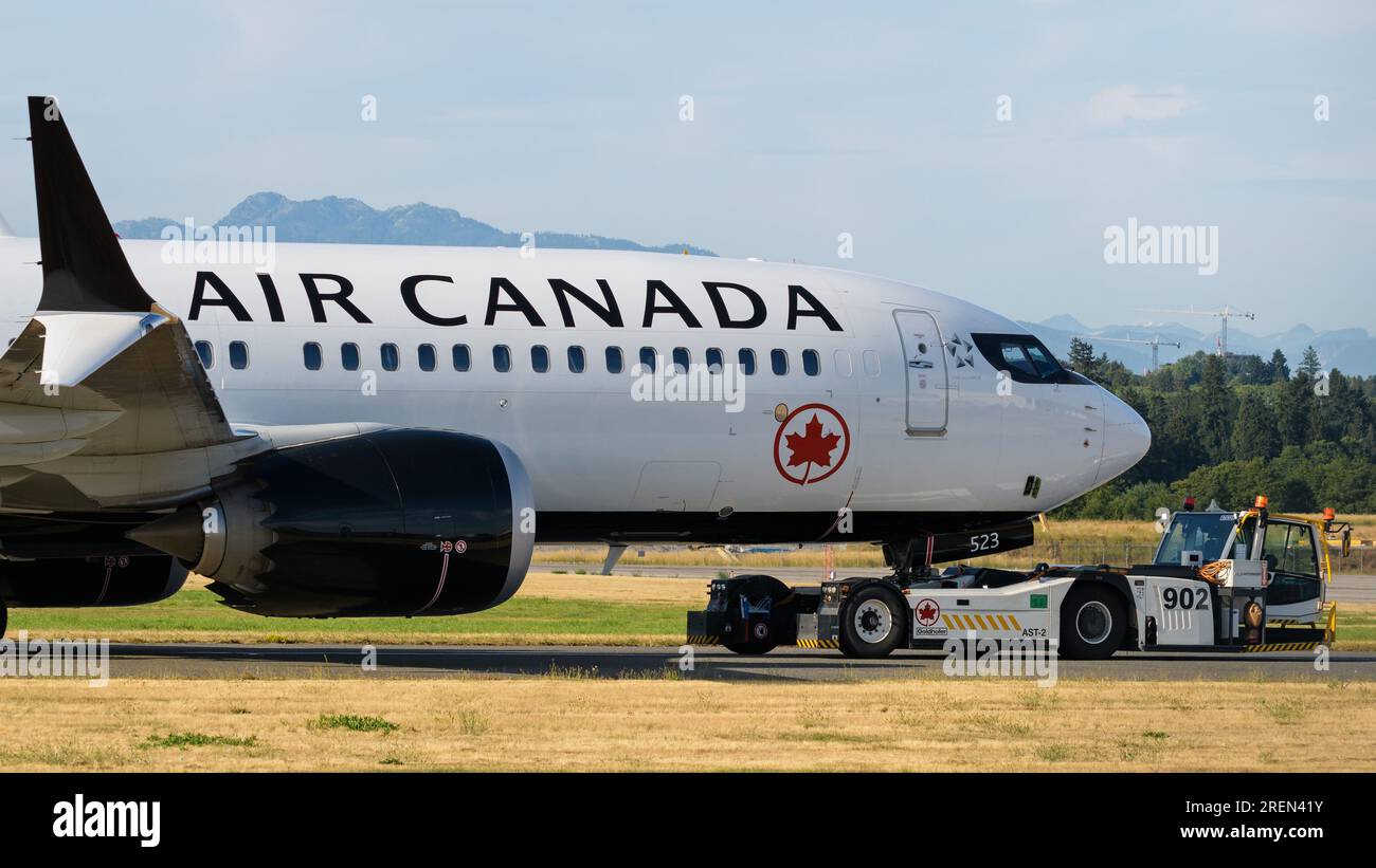 Air canada hangar hi-res stock photography and images - Alamy
