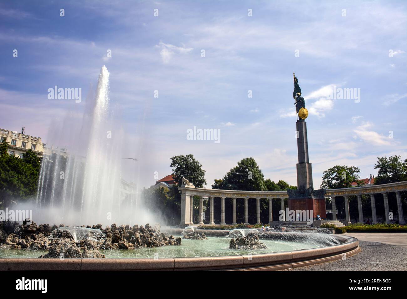 Colonnade in vienna city hi-res stock photography and images - Alamy