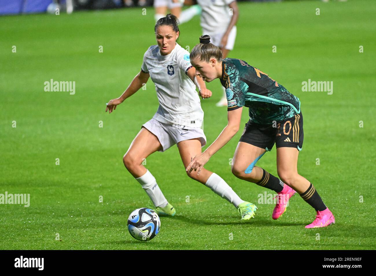 Tubize, Belgium. 27th July, 2023. Marion Haelewyn (2) of France and Alara Sehitler (10) of ...