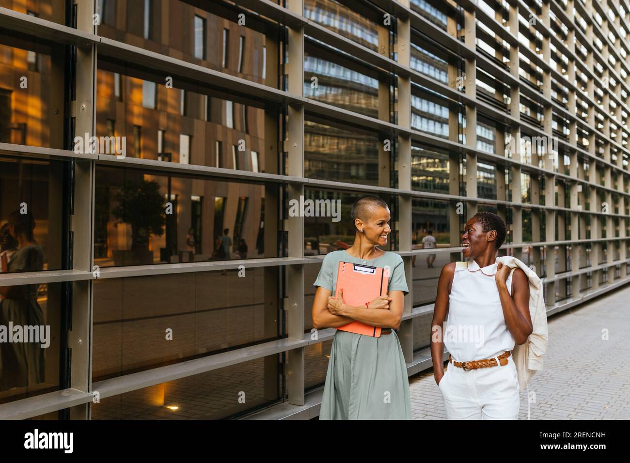 African american business woman walking hi-res stock photography and ...