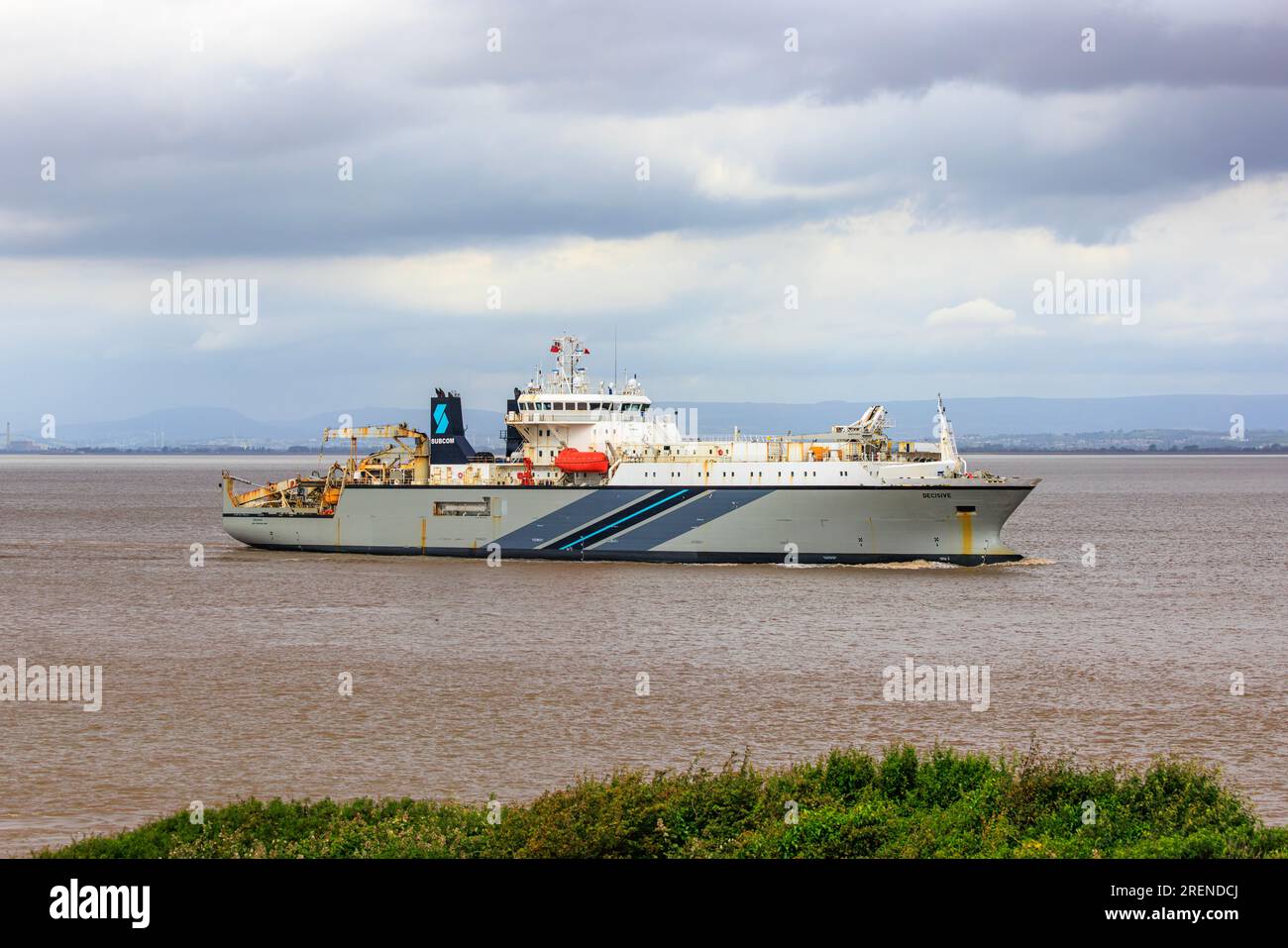 Cable laying vessel Decisive heading in to Avonmouth docks Stock Photo ...