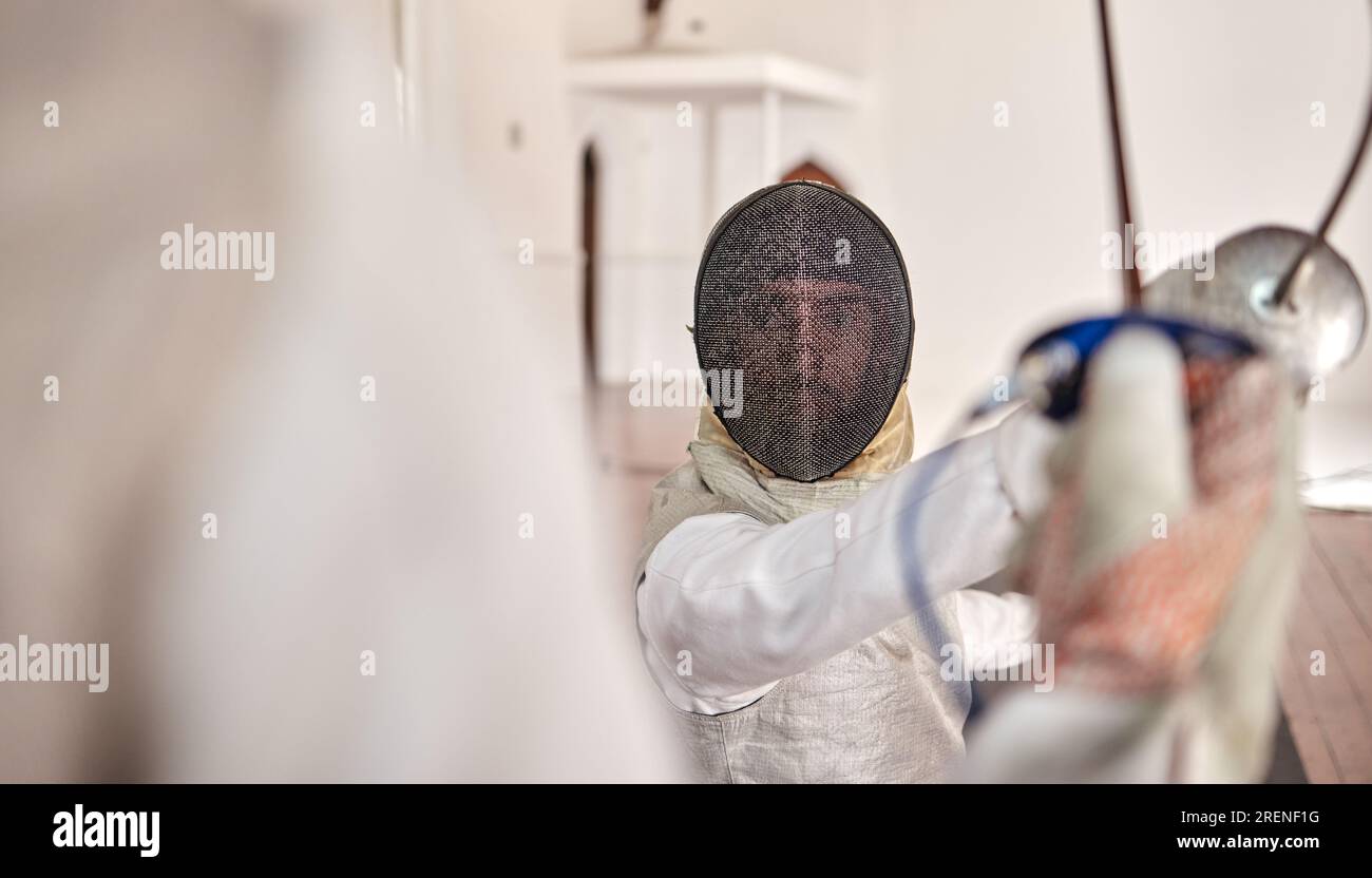 Couple fencing sport hi-res stock photography and images - Alamy