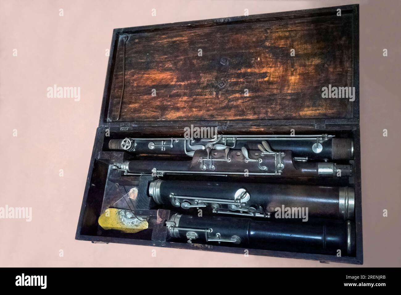 Collection of old musical instruments hi-res stock photography and ...