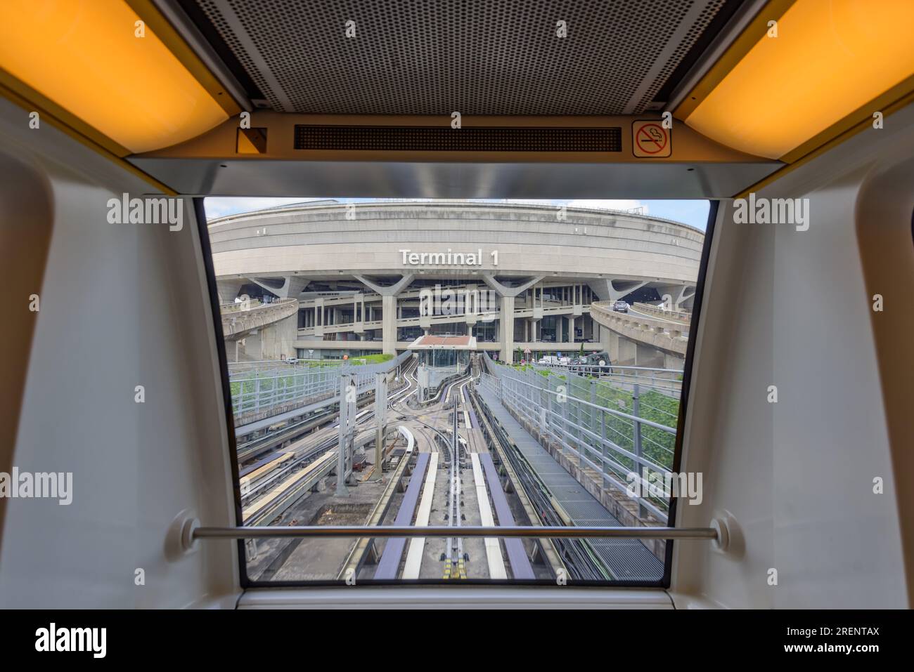 Paris, Flughafen Charles-de-Gaulle, VAL-Metro // Paris, Charles-de ...