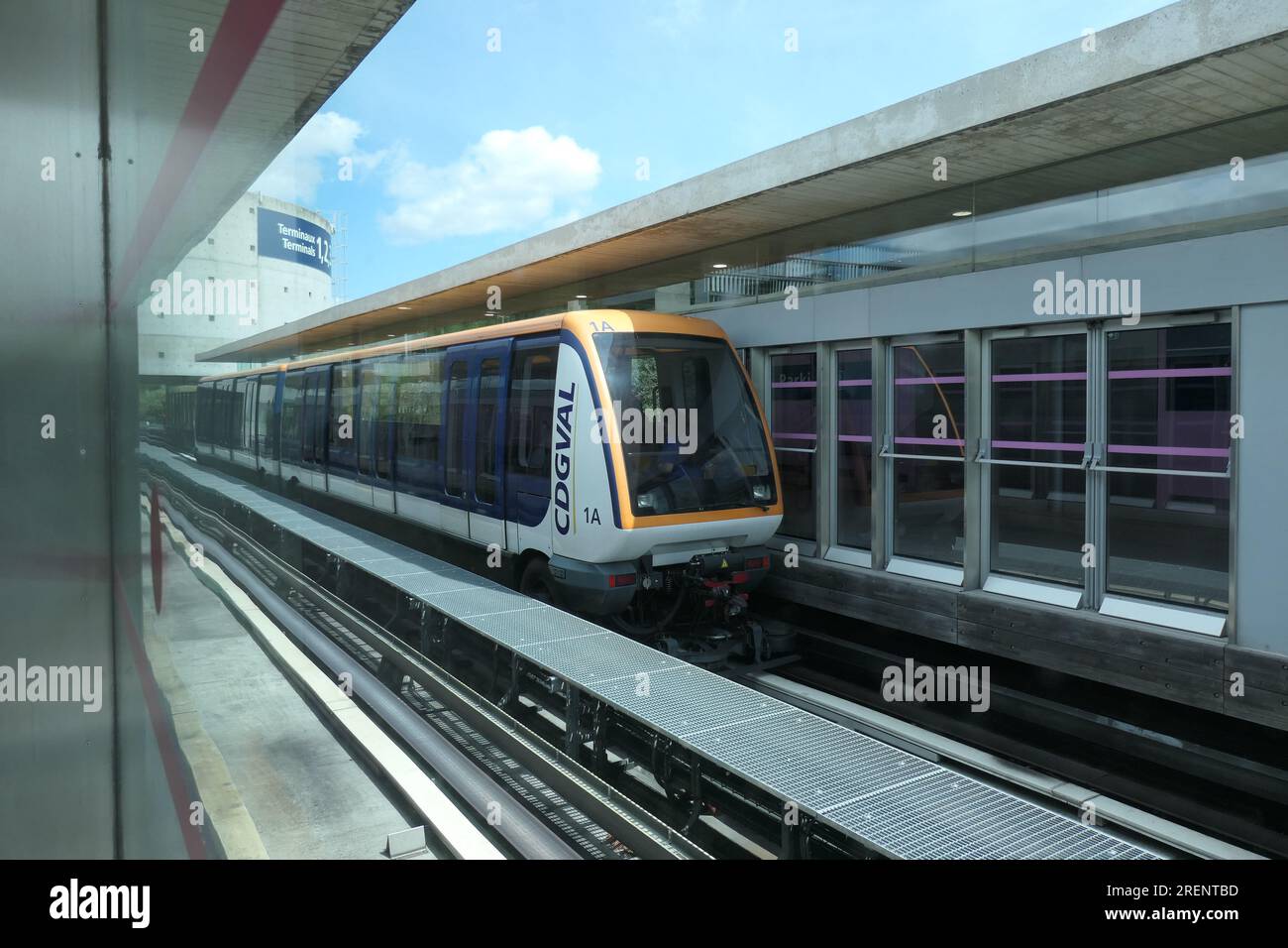 Paris, Flughafen Charles-de-Gaulle, VAL-Metro // Paris, Charles-de ...
