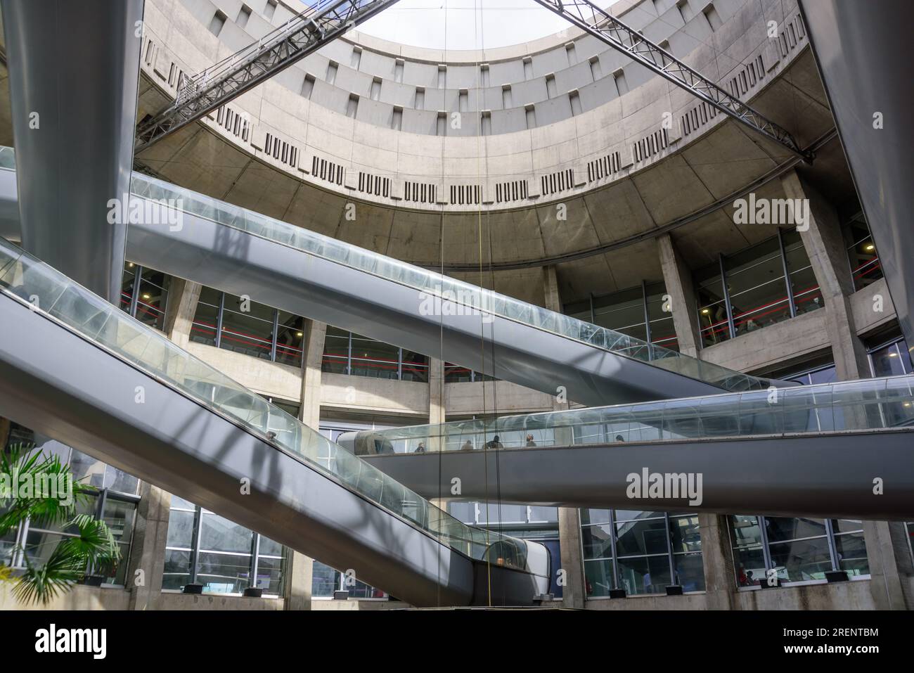 Flughafen im innenraum hi-res stock photography and images - Alamy