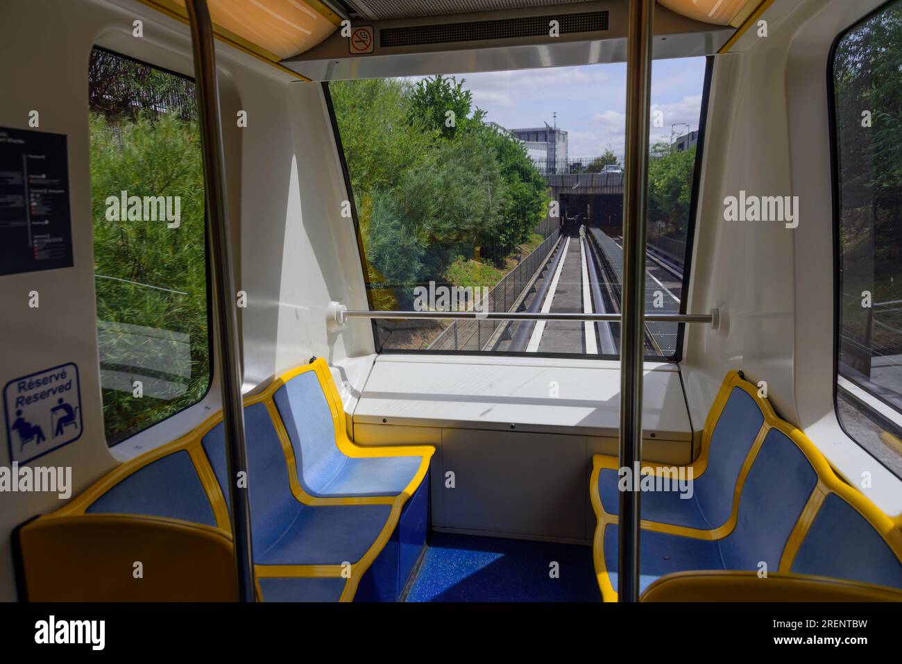 Paris, Flughafen Charles-de-Gaulle, VAL-Metro // Paris, Charles-de ...