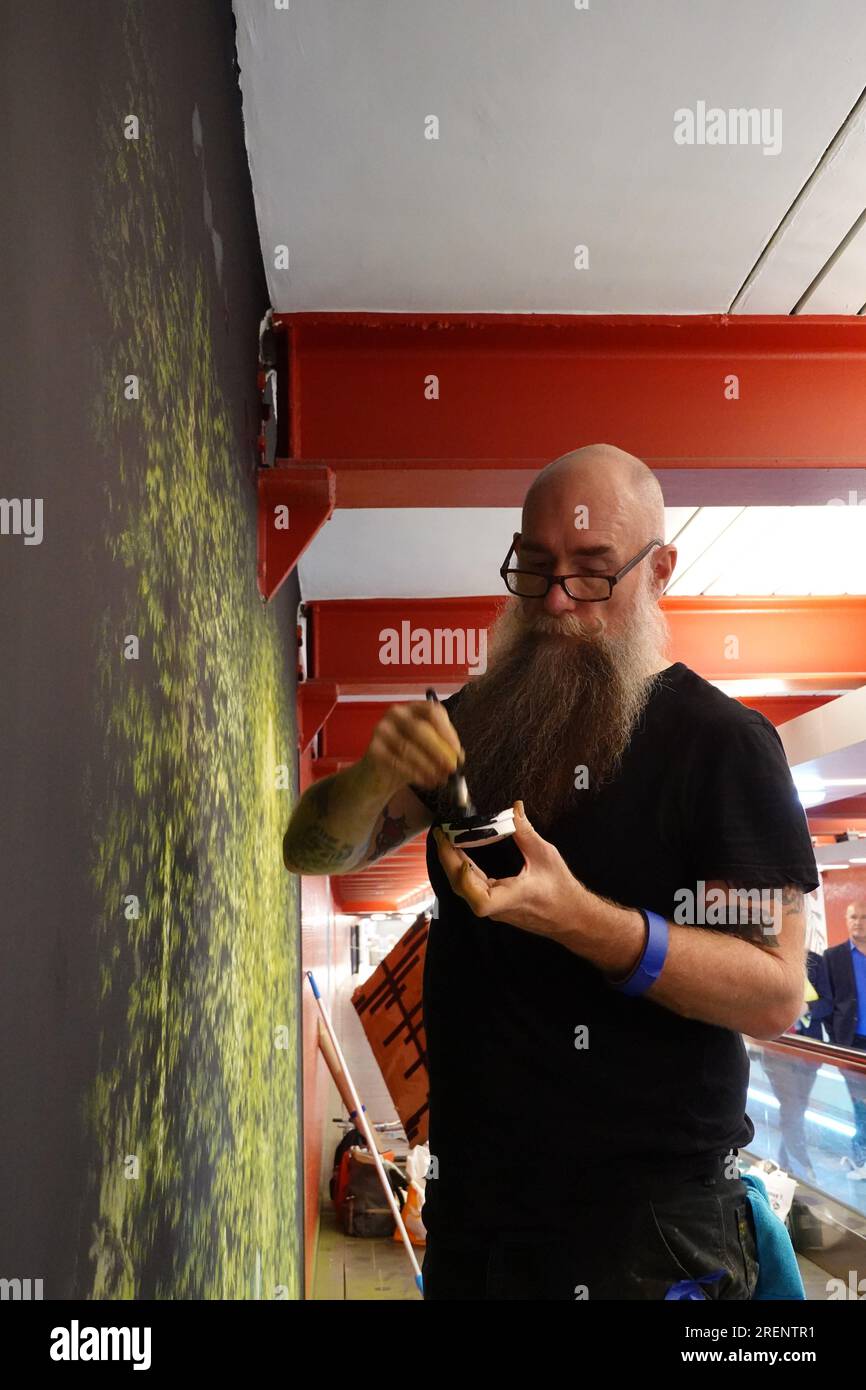 Graffiti de metro hi-res stock photography and images - Alamy